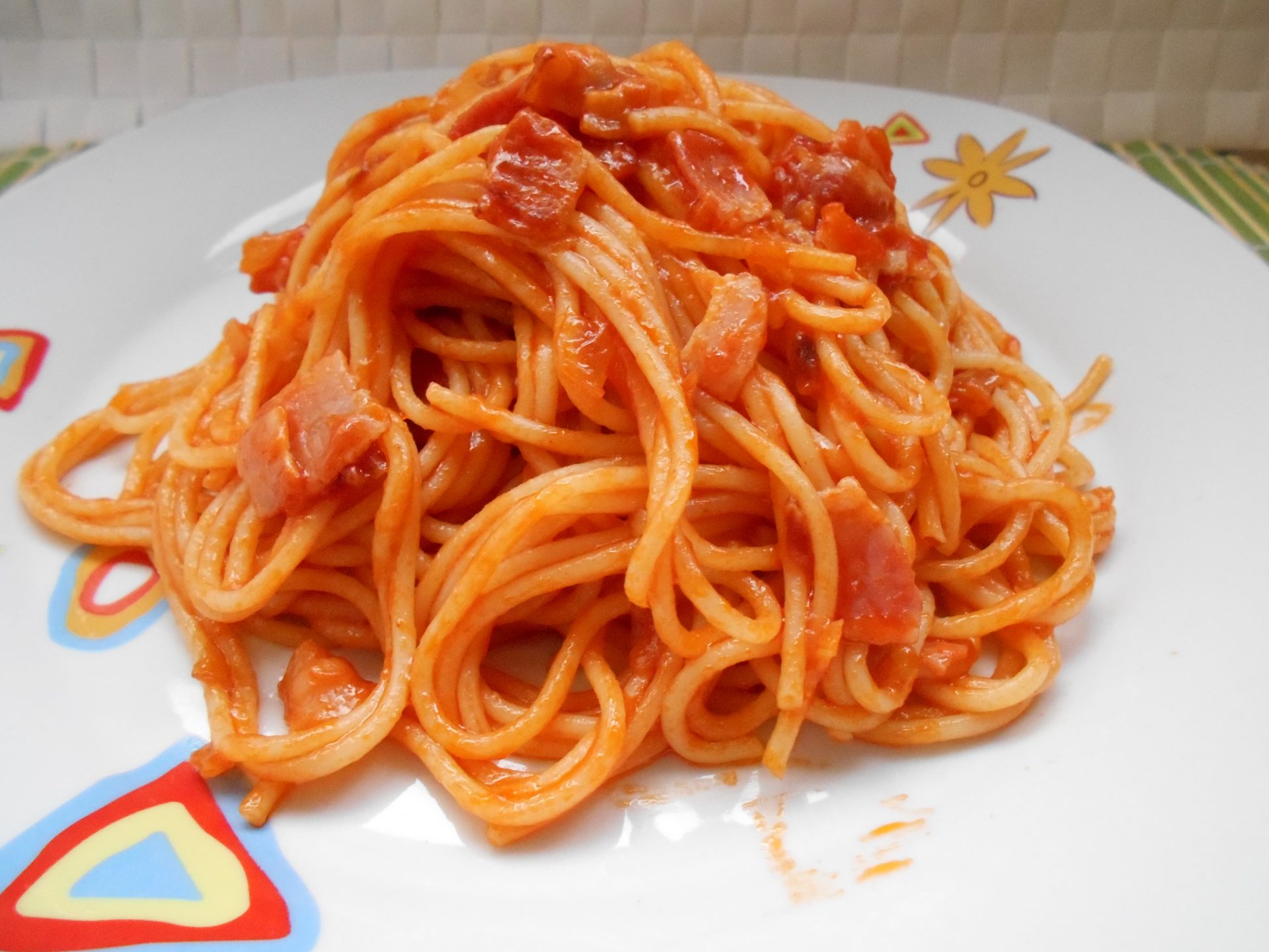 766° receta: ESPAGUETIS CON BACON Y TOMATE — MAYTE EN LA COCINA