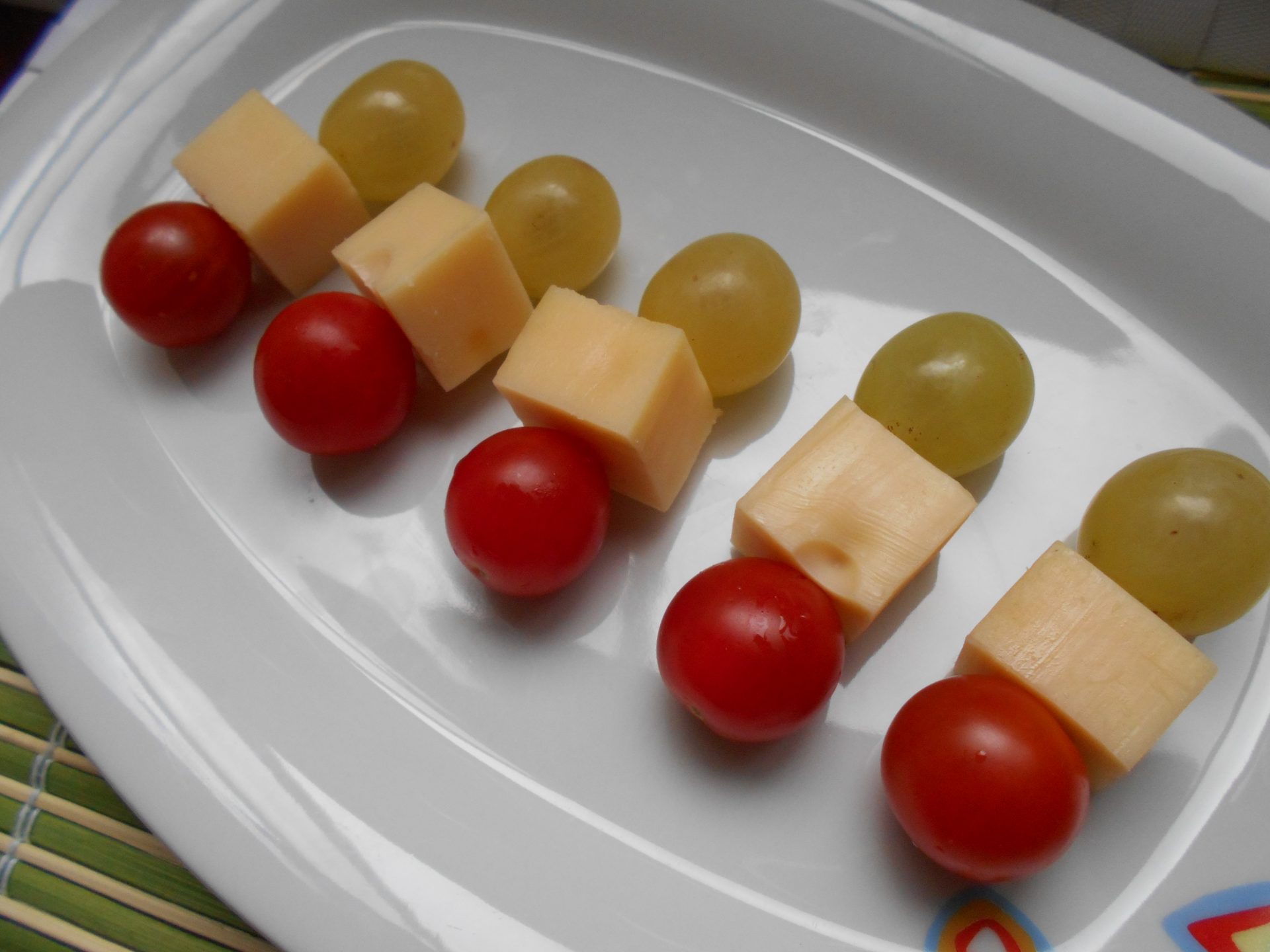 746° receta: PINCHOS DE UVA Y QUESO — MAYTE EN LA COCINA